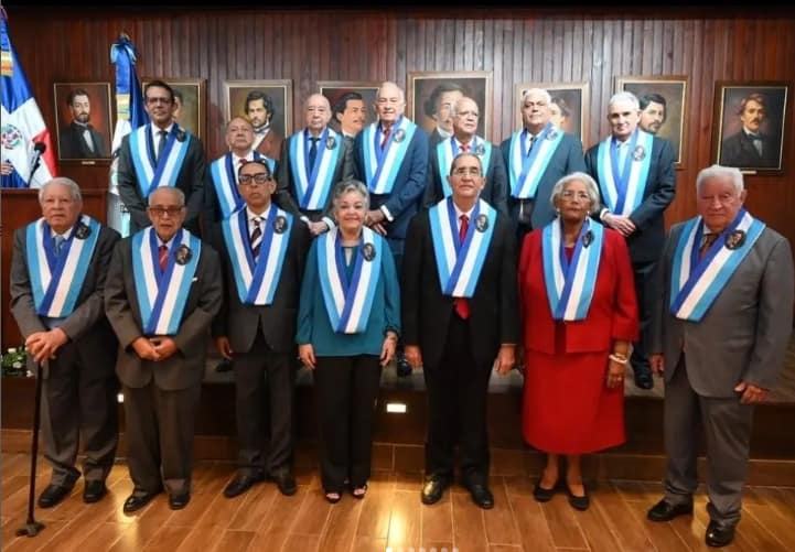 Instituto Duartiano juramenta miembros honorarios y develizan obras ...